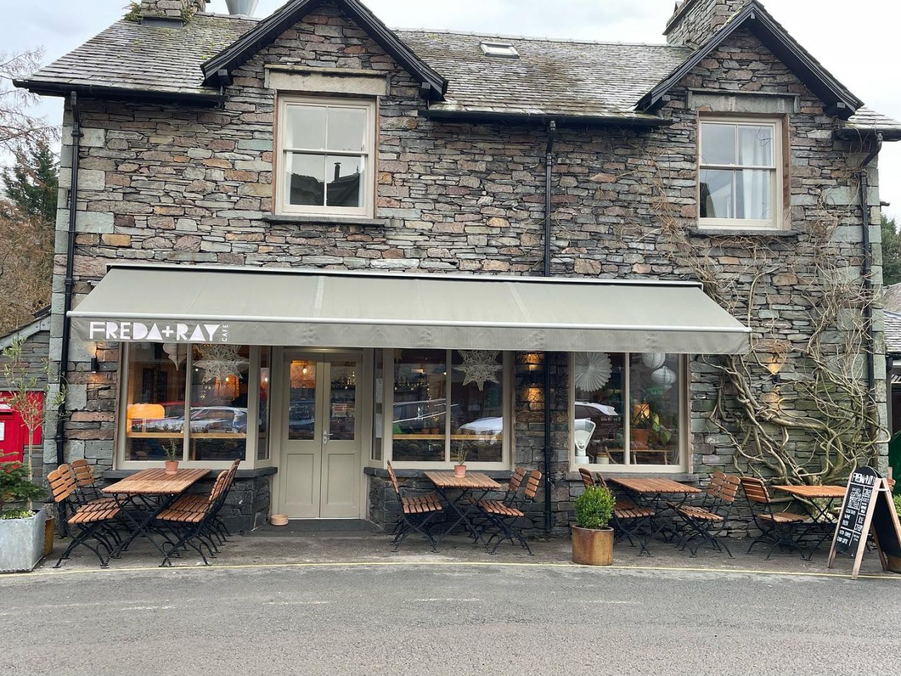 8 Must visit places to eat in Grasmere